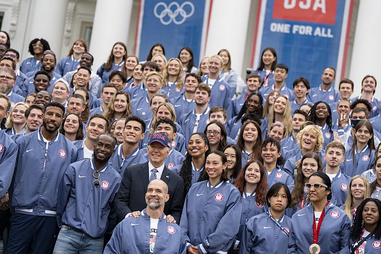 TEAM USA: Biden welcomes U.S. Olympic & Paralympic teams to White House ...